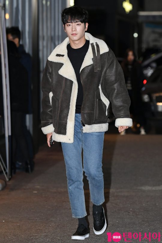 TEN PHOTO 서강준 시선 흡수하는 발걸음 | 텐아시아