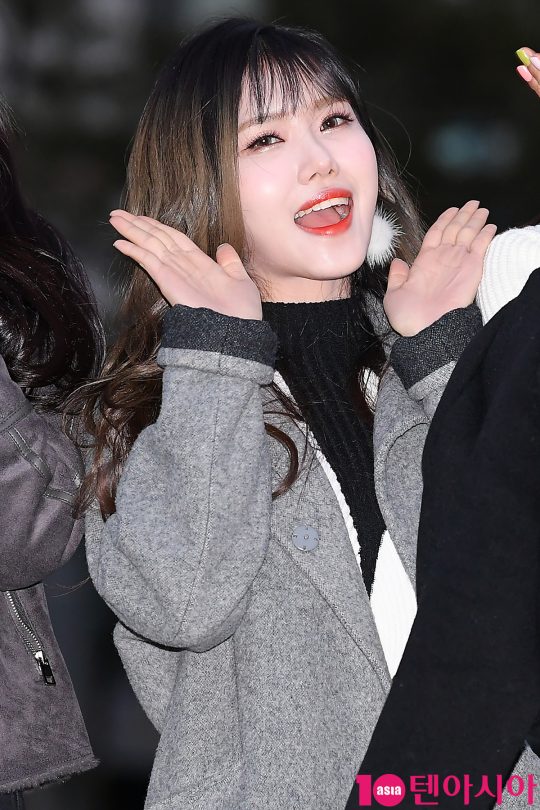 TEN PHOTO 원앤비 소정 과즙미 폭발 | 텐아시아